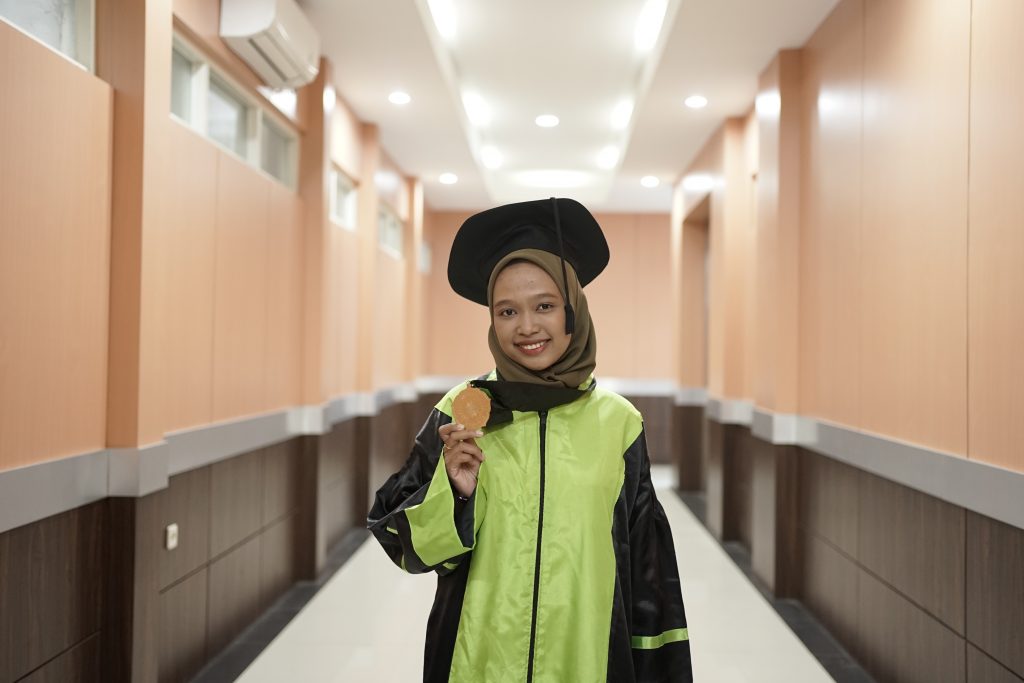 Semangat Ukir Prestasi Walau Jadi Minoritas Semangat Ukir Prestasi Walau Jadi Minoritas