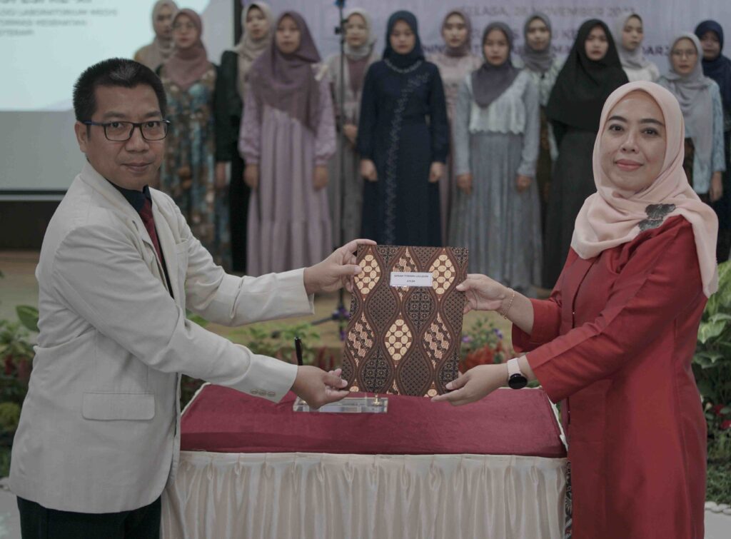 Pelantikan dan Sumpah Profesi Ke-XI Fikes Umsida, Jejak Langkah 38 Lulusan Menuju Profesi Kesehatan