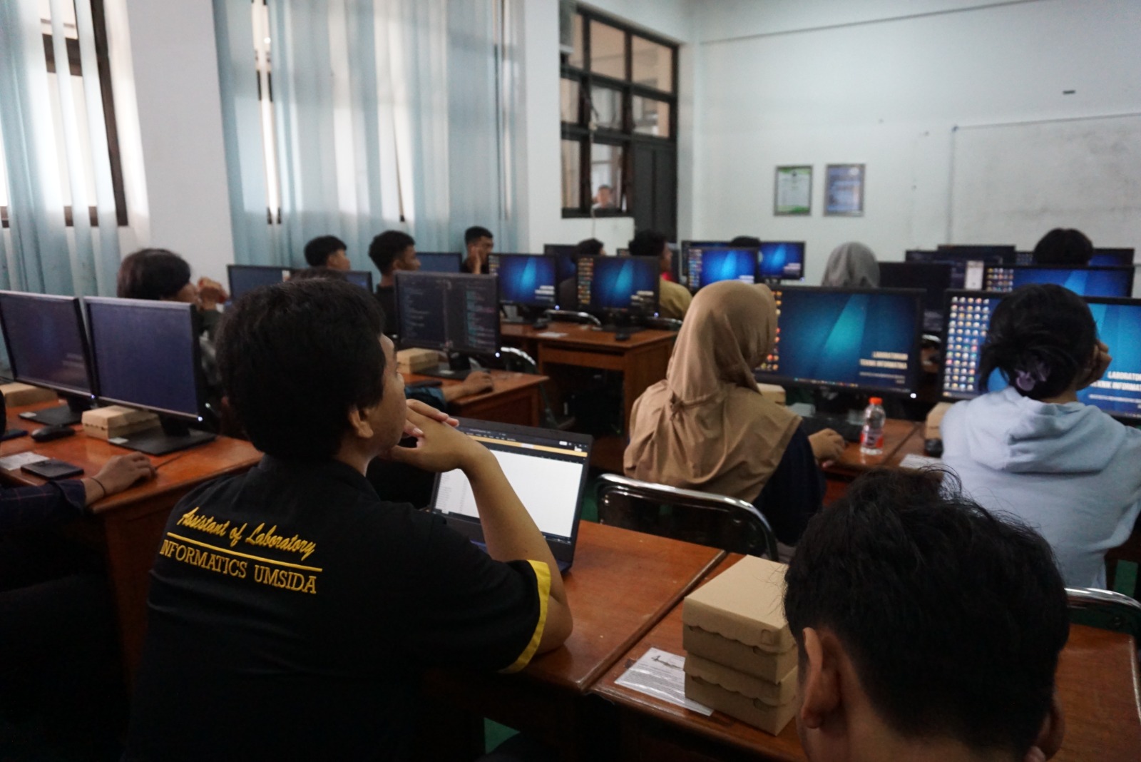 Dalami Pengetahuan Bahasa Pemrograman Python, Informatika Umsida Gelar ...