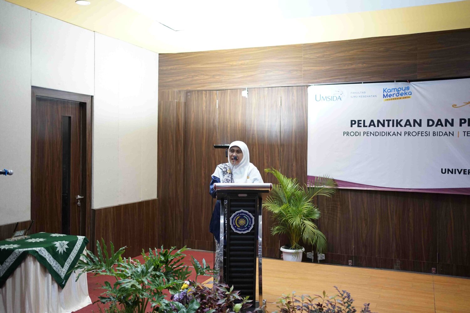 Pelantikan dan Sumpah Profesi ke-XII FIKES Umsida, Lulusan Harus Berkualitas dan Profesional