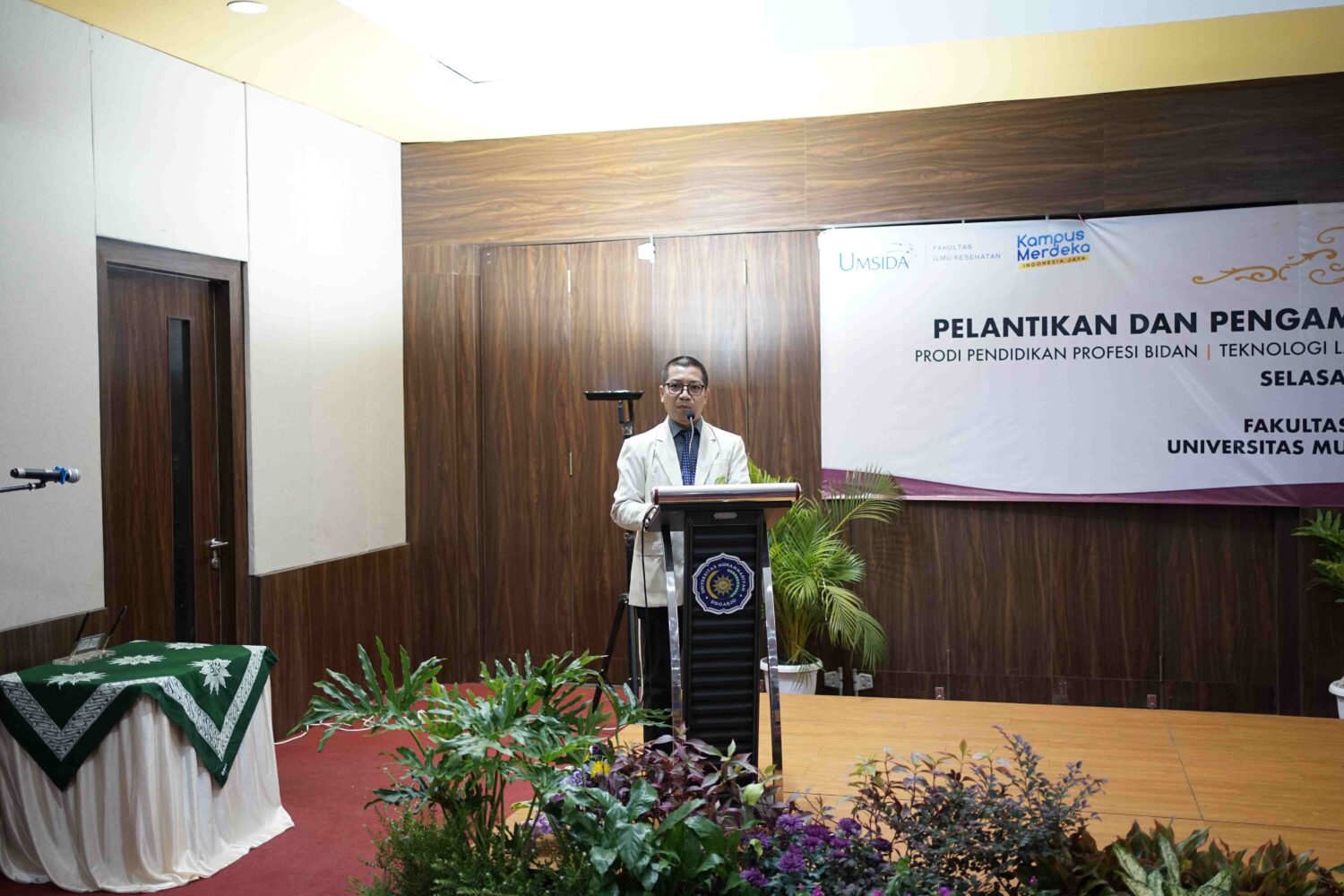 Pelantikan dan Sumpah Profesi ke-XII FIKES Umsida, Lulusan Harus Berkualitas dan Profesional