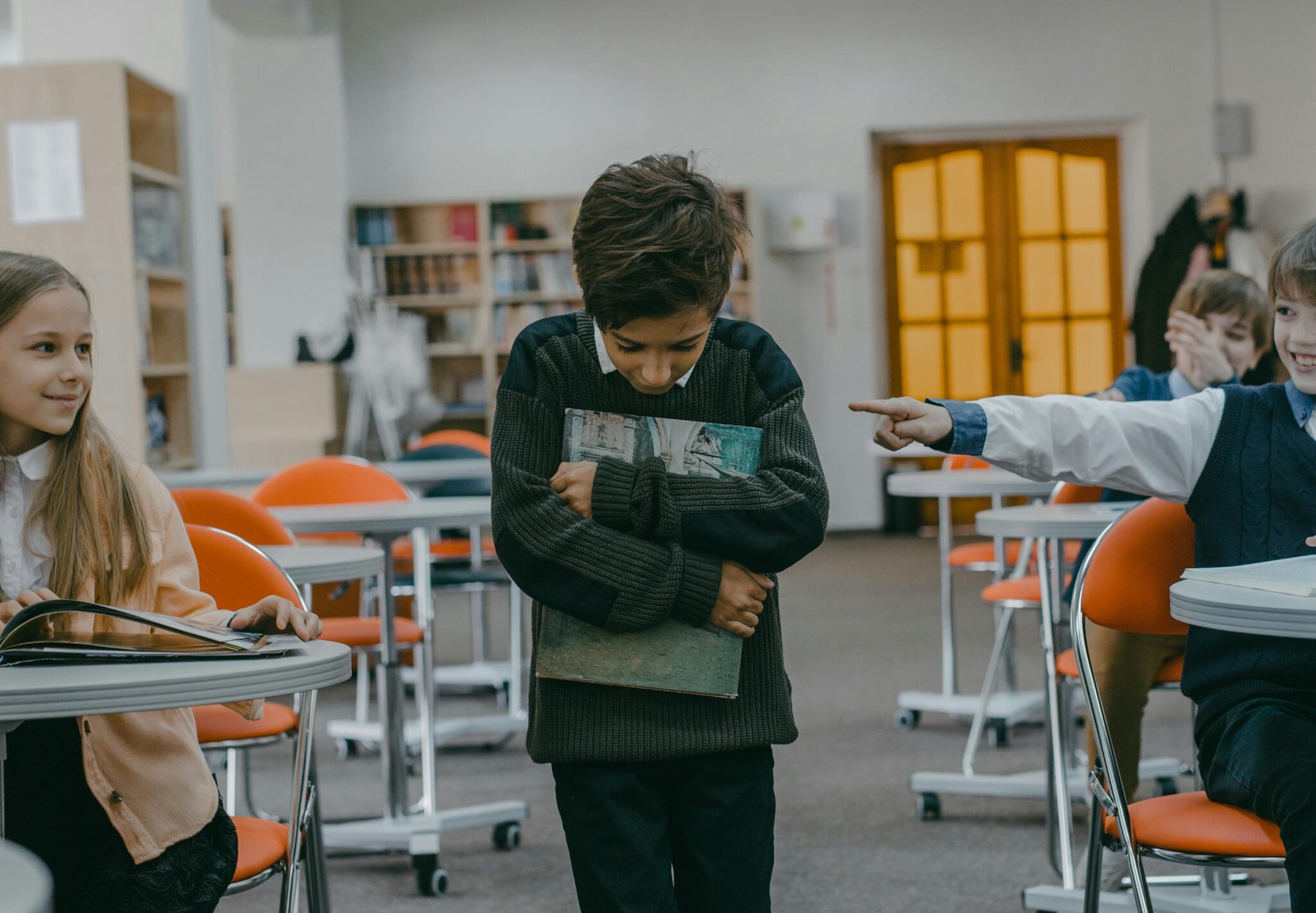 Tak Hanya Fisik, Ini 5 Contoh Verbal Bullying di Lingkungan Pendidikan ...