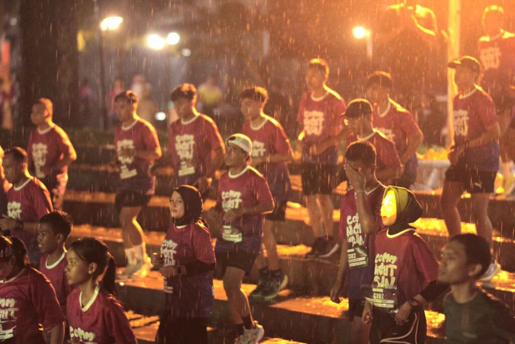 Perdana Digelar, Comm Night Run Diikuti Lebih dari 300 Peserta dari ...
