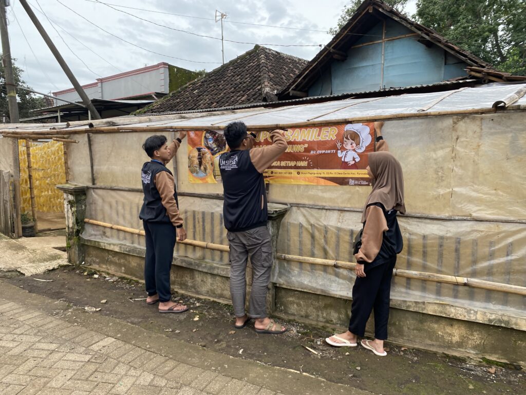 Kerupuk Samiler Khas Gerbo Semakin Dikenal, KKNP 31 Umsida Buat Model ...