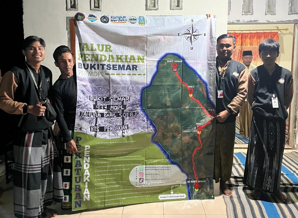 KKNP 53 Umsida Buat Peta Pendakian Bukit Semar dan Website Desa