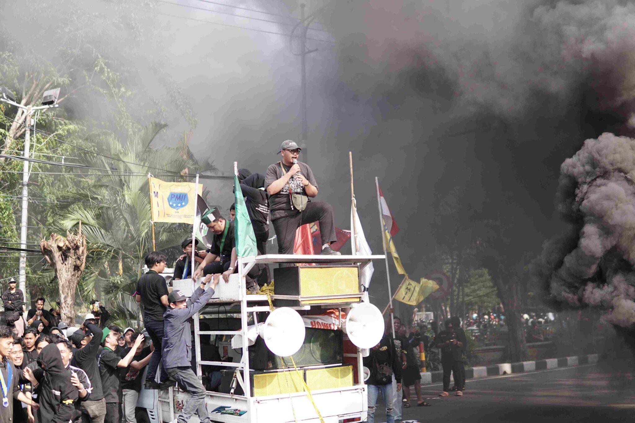 Tolak RUU TNI dan Angkat Isu Lokal, Mahasiswa Umsida Datangi DPRD