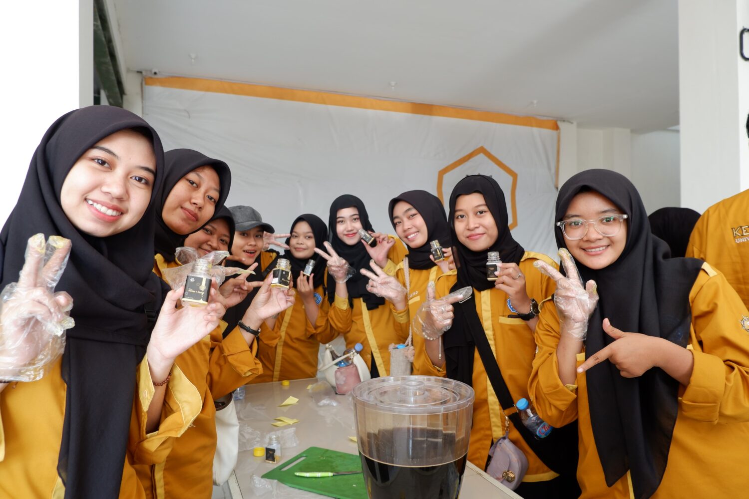 Gelar Company Visit ke Industri Madu, UKM KWU Umsida Gali Banyak Ilmu Wirausaha