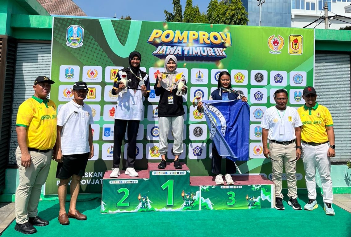 Mahasiswa Umsida Sabet 3 Medali Emas di Cabor Renang Pomprov Jatim 2025