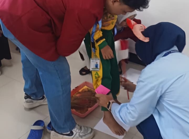 FK Umsida dan Hisfarin Edukasi Keluarga dan Skrining 239 Siswa TK ABA ...